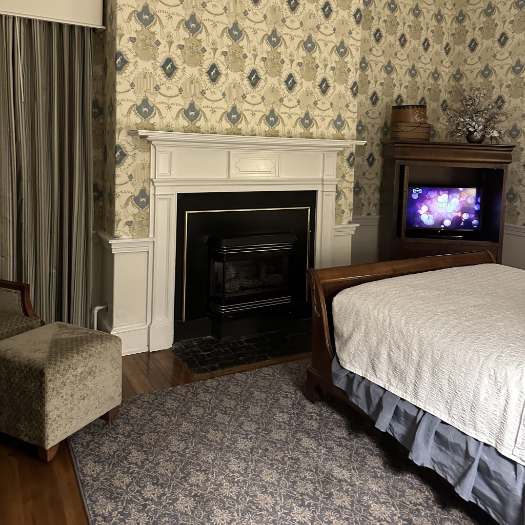 Travel Tuesday: Virginia Edition – Tara Cowan
